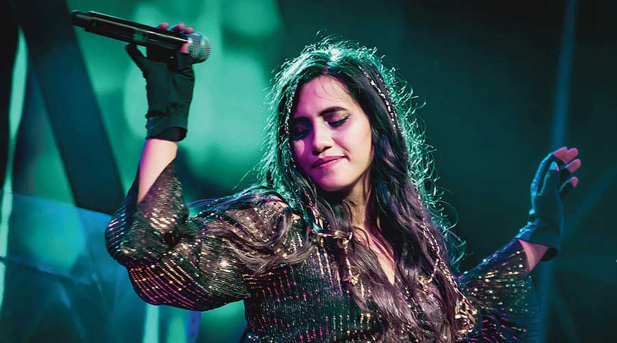 Nikhita Gandhi Makes India Proud with a Feature in Times Square with ...